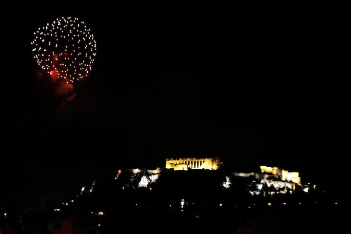Small And Beautiful With Acropolis View - Athens
