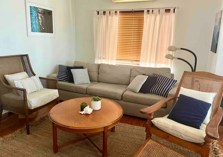 Hill Street Coastal Cottage - Wollongong