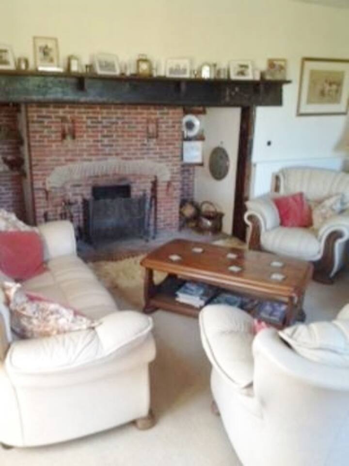 Baron's Grange Bed And Breakfast: Rose Room - Tenterden