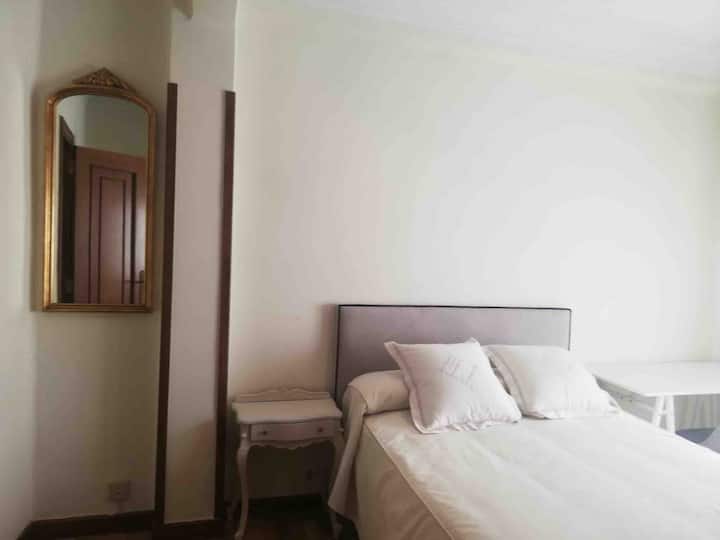 Precioso Y Espacioso Piso En El Centro De Vitoria - Vitoria-Gasteiz