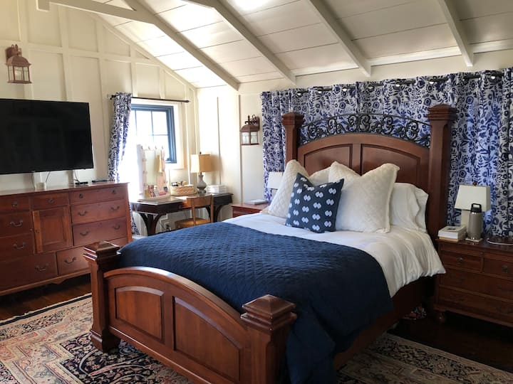 Furnished Studio/cottage In Pacific Grove - Monterey, CA
