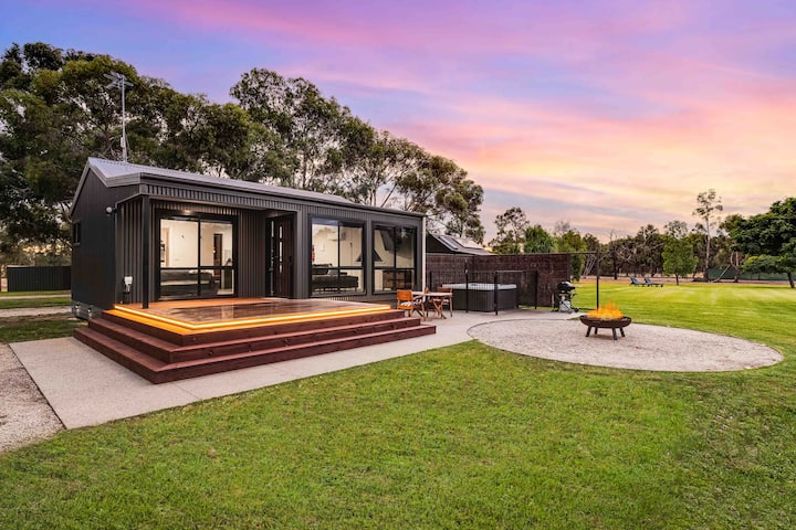 One Bedroom Cottage With Outdoor Spa - Moama