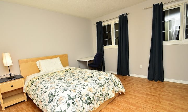 Rm B Private Bathrm In Kanata High Tech (Min 30n) - Kanata