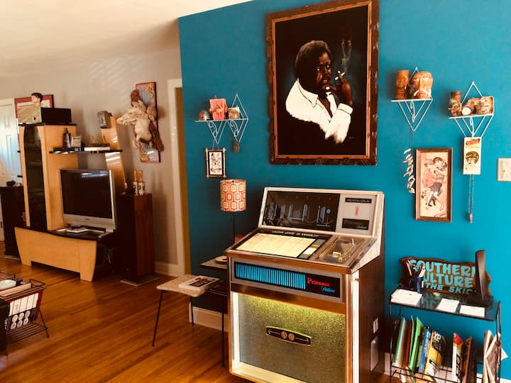 5 Bed/2 Bath Midcentury Home Near Stadium/downtown - Chapel Hill, NC