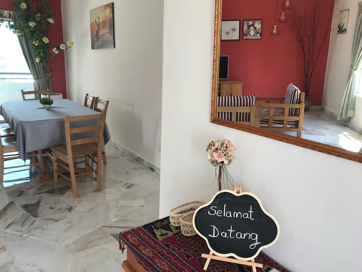 Enchanting Cove At Straits View Villas - Pasir Panjang