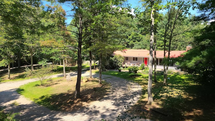 Alpine Chalet - Pembroke, VA