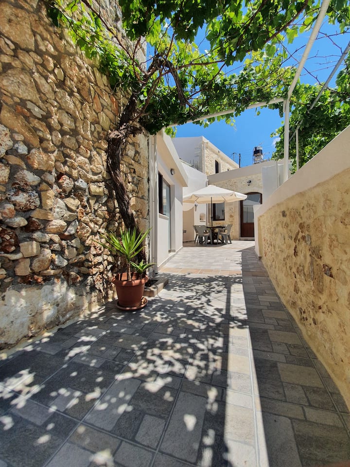 Entire Village House - Live Like A Local At No 92 - Hersonissos