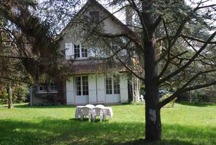 Maison De Charme à 500m De La Plage, Grand Jardin - Houlgate