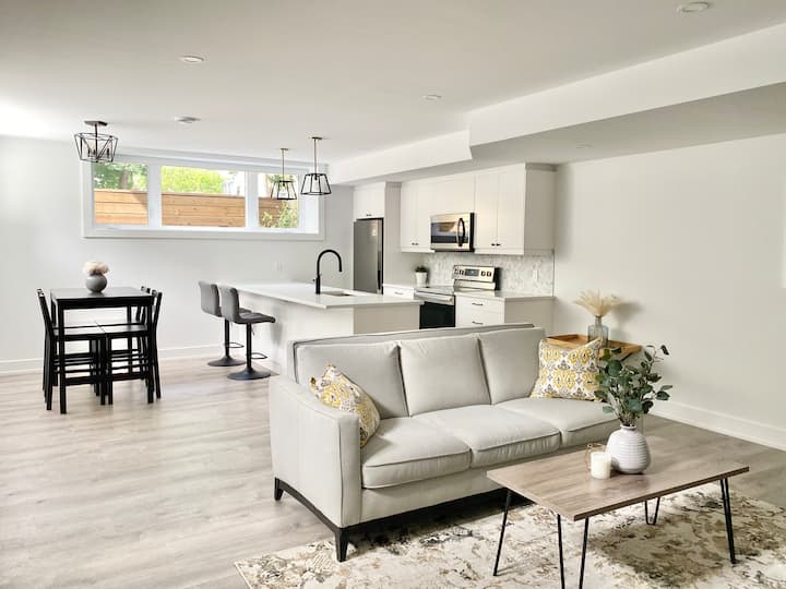 Beautiful & Bright Guest Suite In Westboro - Ottawa