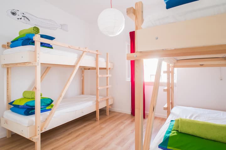 1 Bed In 4-bed Female Dormitory Room - Nazaré