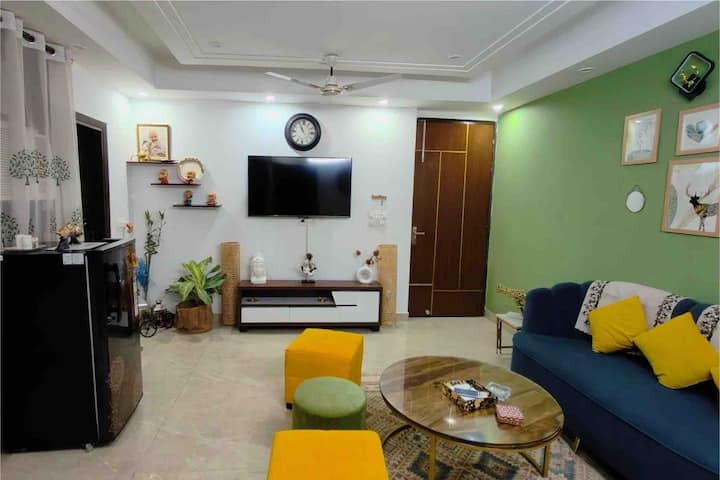 2bhk Classy Family Friendly Apartment, No Parking - New Delhi