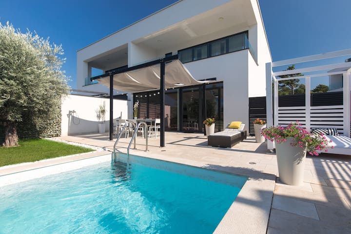 Luxury Villa Benic 3 ***** - Selce