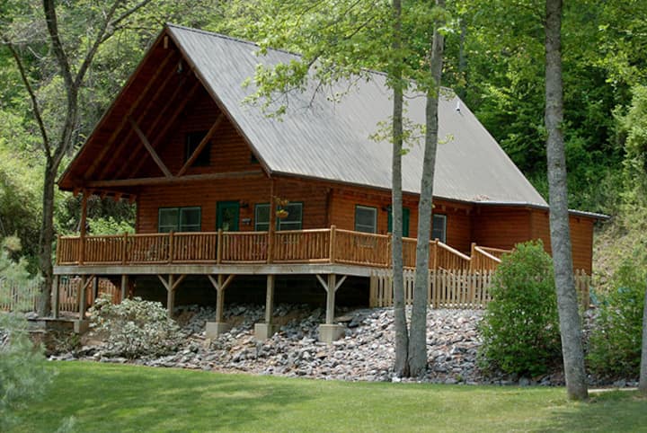 Founder's Cabin At Lands Creek Log Cabins - Bryson City, NC