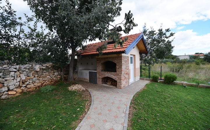 Apartment Up To 8 Person With View! - Tisno