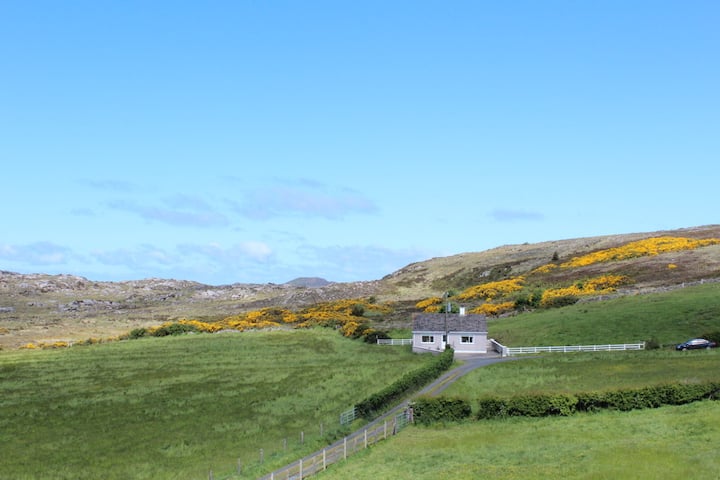 Carr's Cottage - Country Retreat - County Donegal