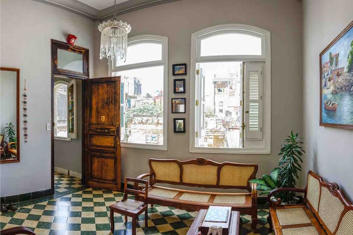 Entire Flat In The Center Of Havana Vieja - Cuba