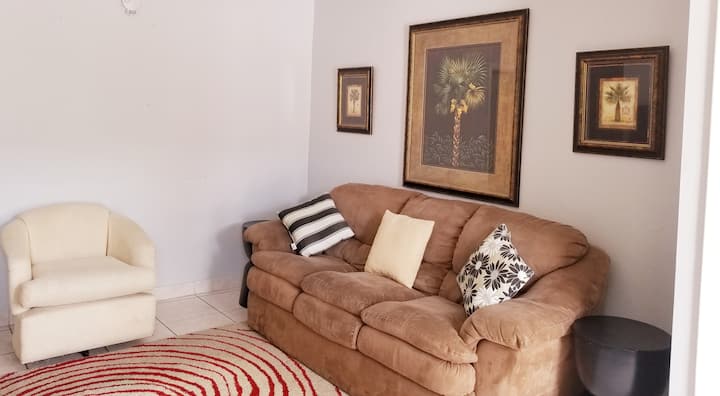 1 Amazing Location 1 Minutes To Deerfield Beach! - Deerfield Beach, FL