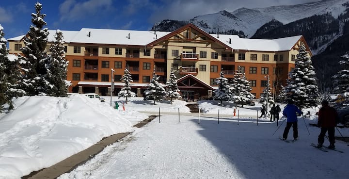 Gold 2br/2ba Ski In/out! Views! Sleeps 8. 6 Beds! - Copper Mountain, CO