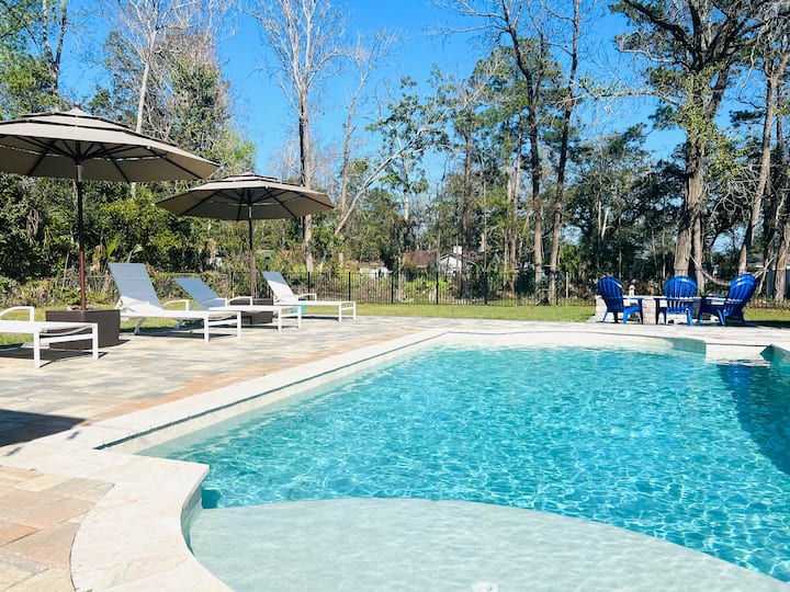 Private Pool Getaway • 5 Min Beach • Sleeps 9 - Jacksonville