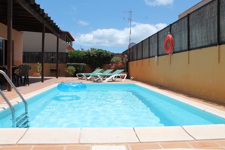 Private Family Room In Villa With Pool - Fuerteventura