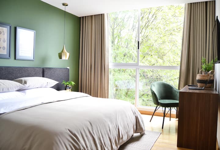 Sophisticated Poblado Apartment In Great Location - Medellín