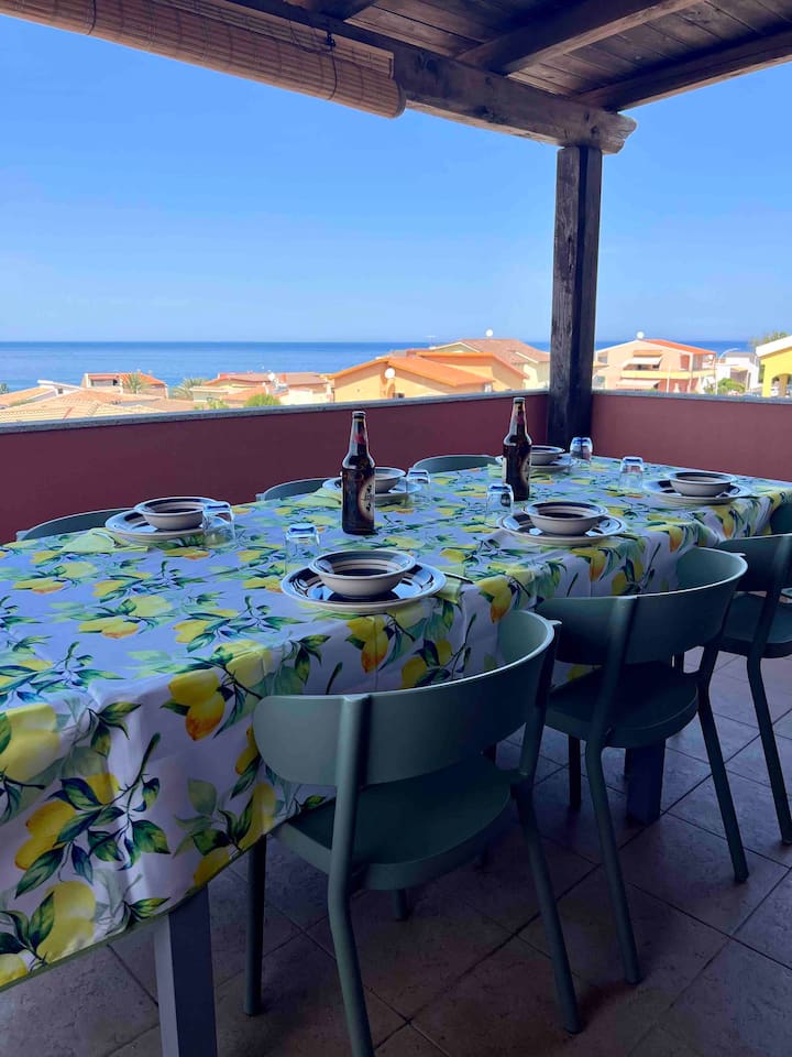 Big Loft, 200 Mt From Sea, High-speed Wi-fi - Castelsardo