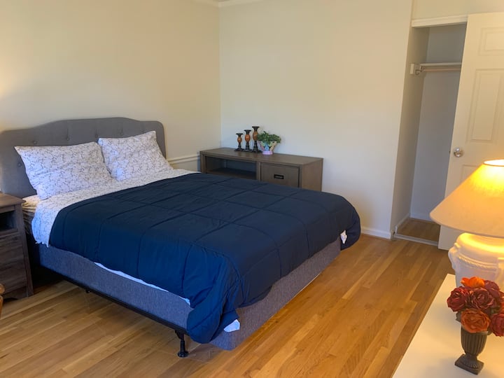 Bright Room In Gaithersburg Of Md Nearby Metro - Maryland (State)