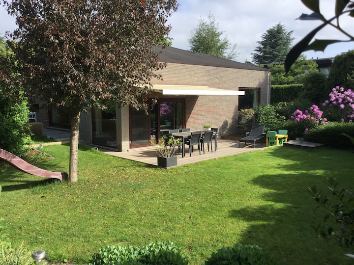 Spacious 3br Family Villa With Big Garden - Gand