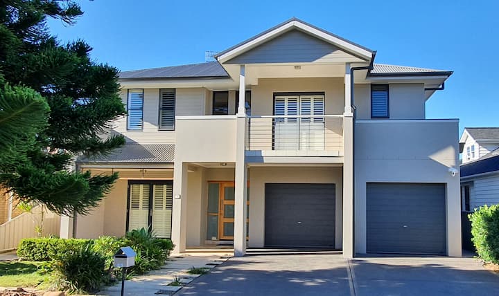 Modern Beach Side Retreat, 130m To Beach - Avoca Beach