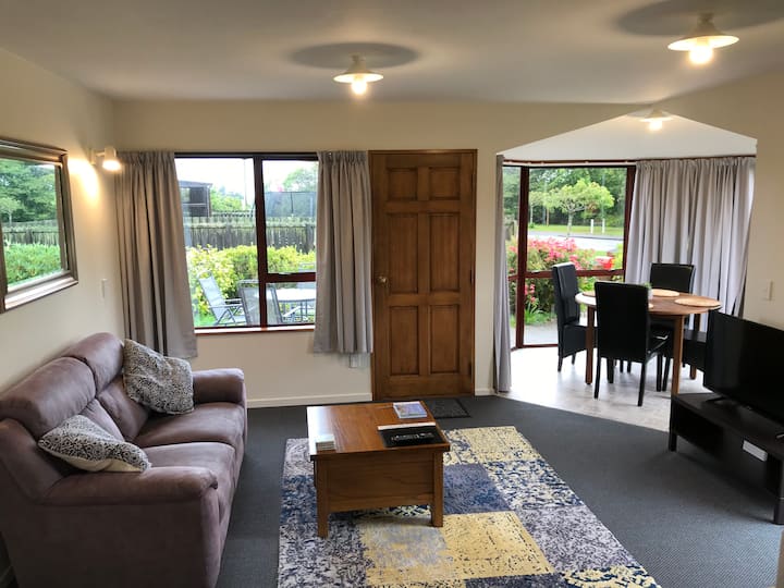 Fire Station Cottage - Ross, New Zealand