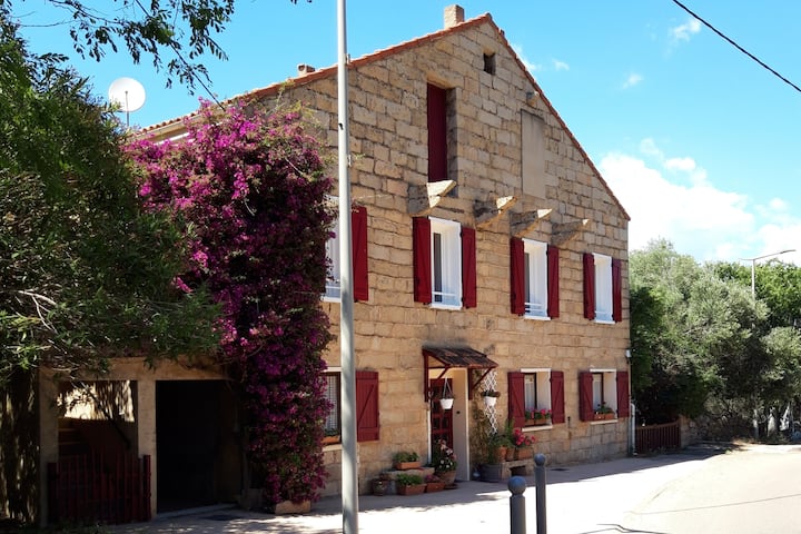 Appartement Dans Maison De Village - Figari