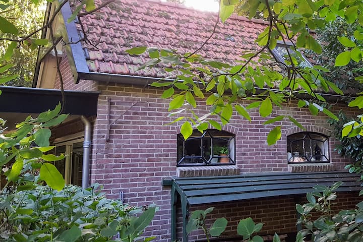 Het Koetshuisje Aan De Rand Van Het Bos In Baarn - Baarn