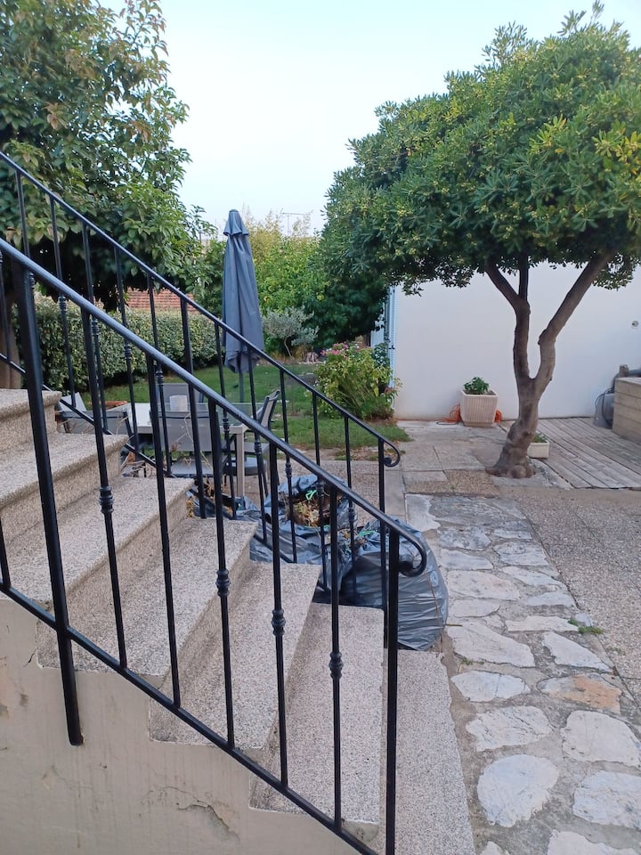 Maison 2 Pièces à Louer Proche De La Plage Calme - Cagnes-sur-Mer