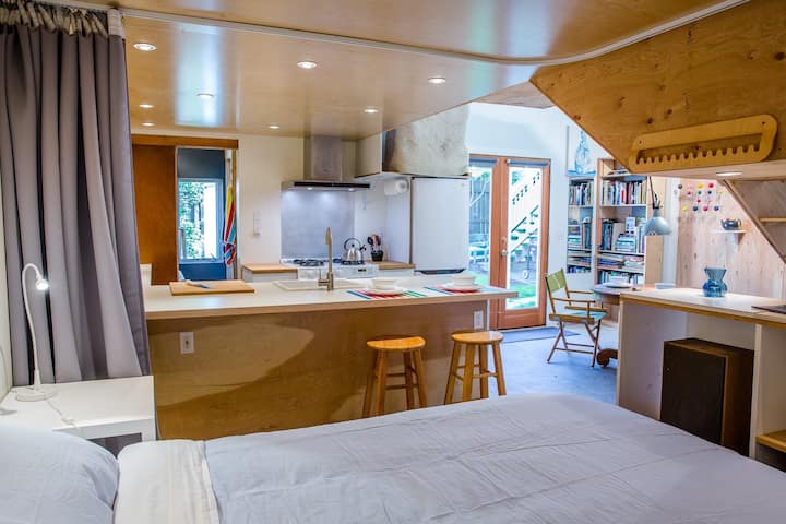 Artist Loft Space In Ballard - Seattle, WA