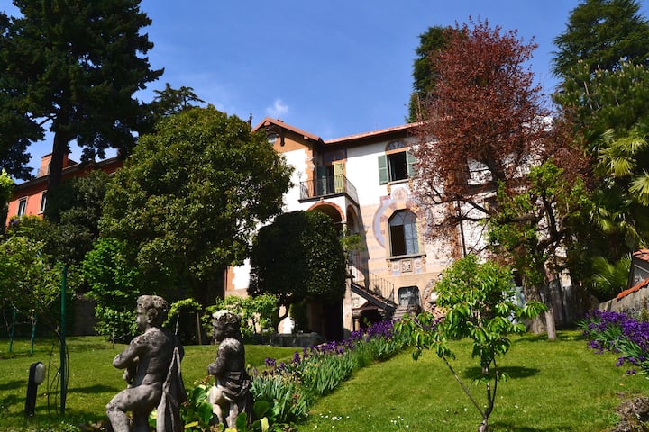 Villa Mantegazza, A Family Mansion On Lake Como - Como