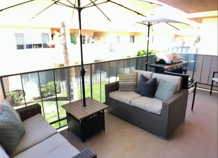 Sunrise Palms 2-bedroom With Balcony & Pool - Palm Springs, CA