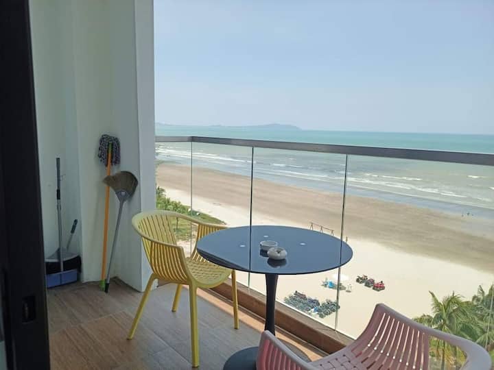 Timurbay Seafront Residence, Kuantan- 5* Getaway - Tanjung Rhu