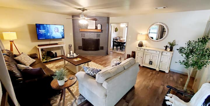 Clean 3b Home W/ Outdoor Living & Stocked Kitchen - Seguin, TX