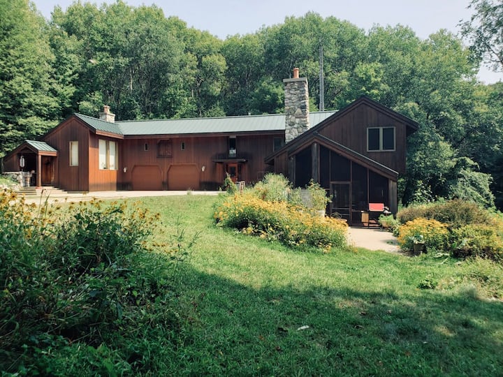 Hand Crafted Home- Retreat Into Nature #Jansmahome - Hesperia, MI