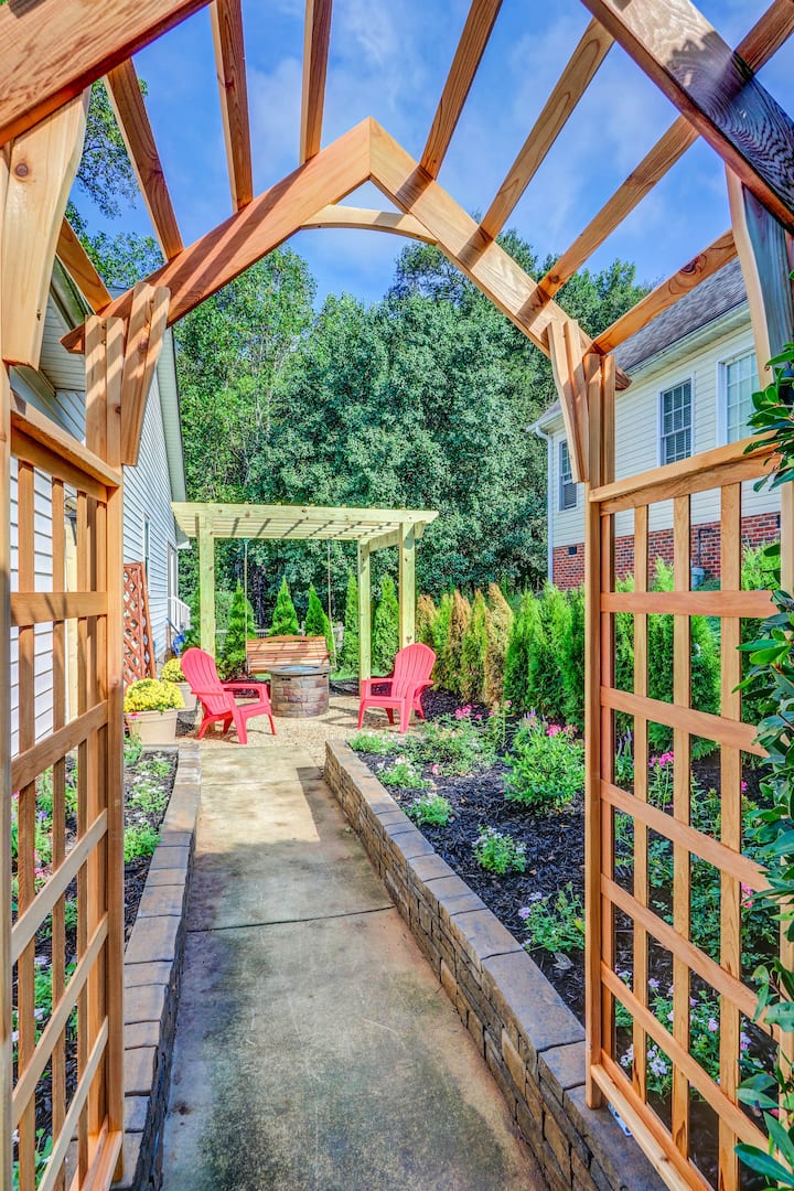 *River Park Cottage*—charming, Quaint & Private! - Greer, SC