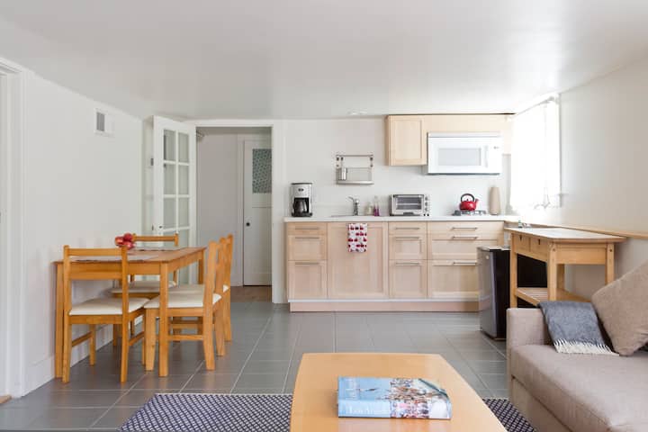 2 Bedroom Family-friendly Berkeley Apartment - Berkeley, CA