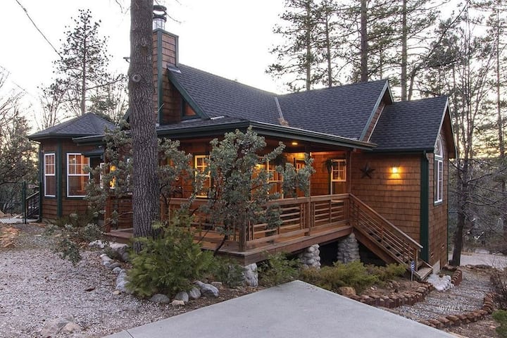 Lily Rock Cabin - Your Luxury Mountain Retreat - Idyllwild-Pine Cove, CA