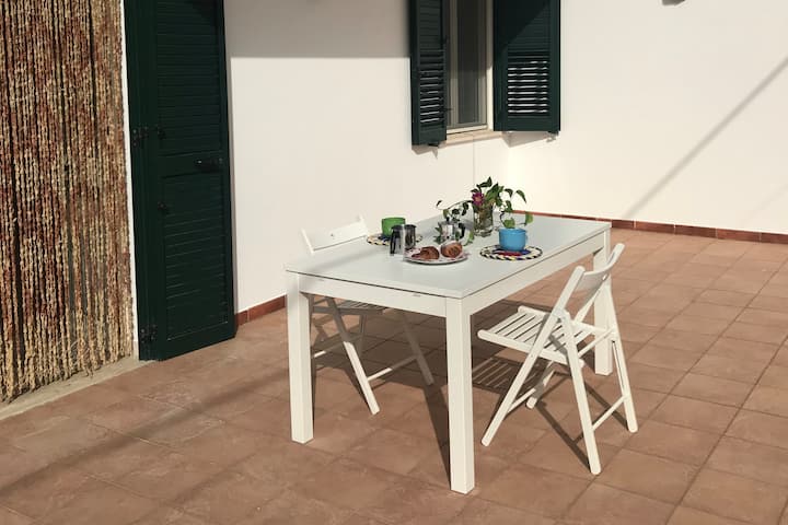 Holiday Home With Ample Patio 100 M From The Sea - Torre San Giovanni
