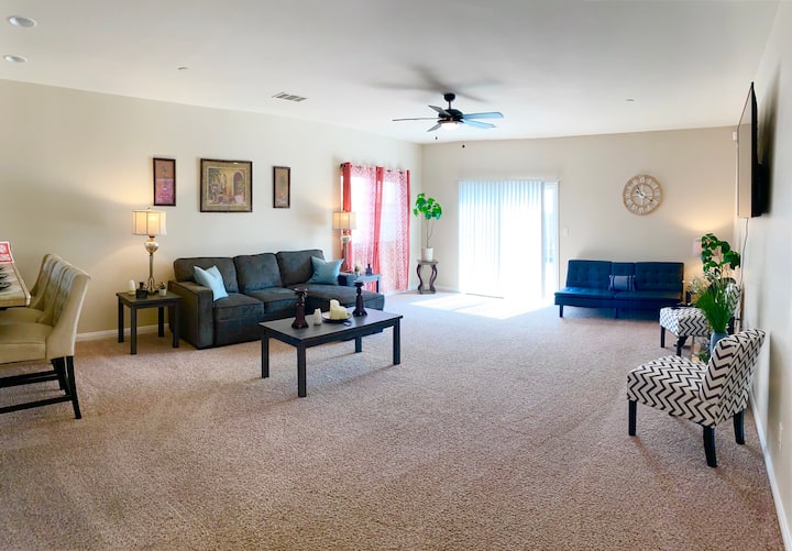 Corner Lot Gem - Relax And Recharge In Style! - ベーカーズフィールド, CA