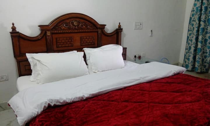 Varanasi Holiday Rentals & Homes - Uttar Pradesh, India | Airbnb