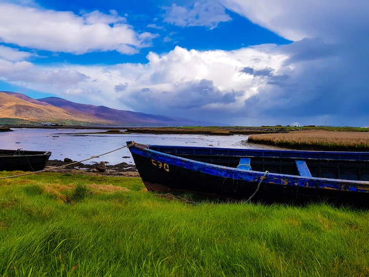 Cosy Chalet With Mountain Views By The Beach - County Kerry