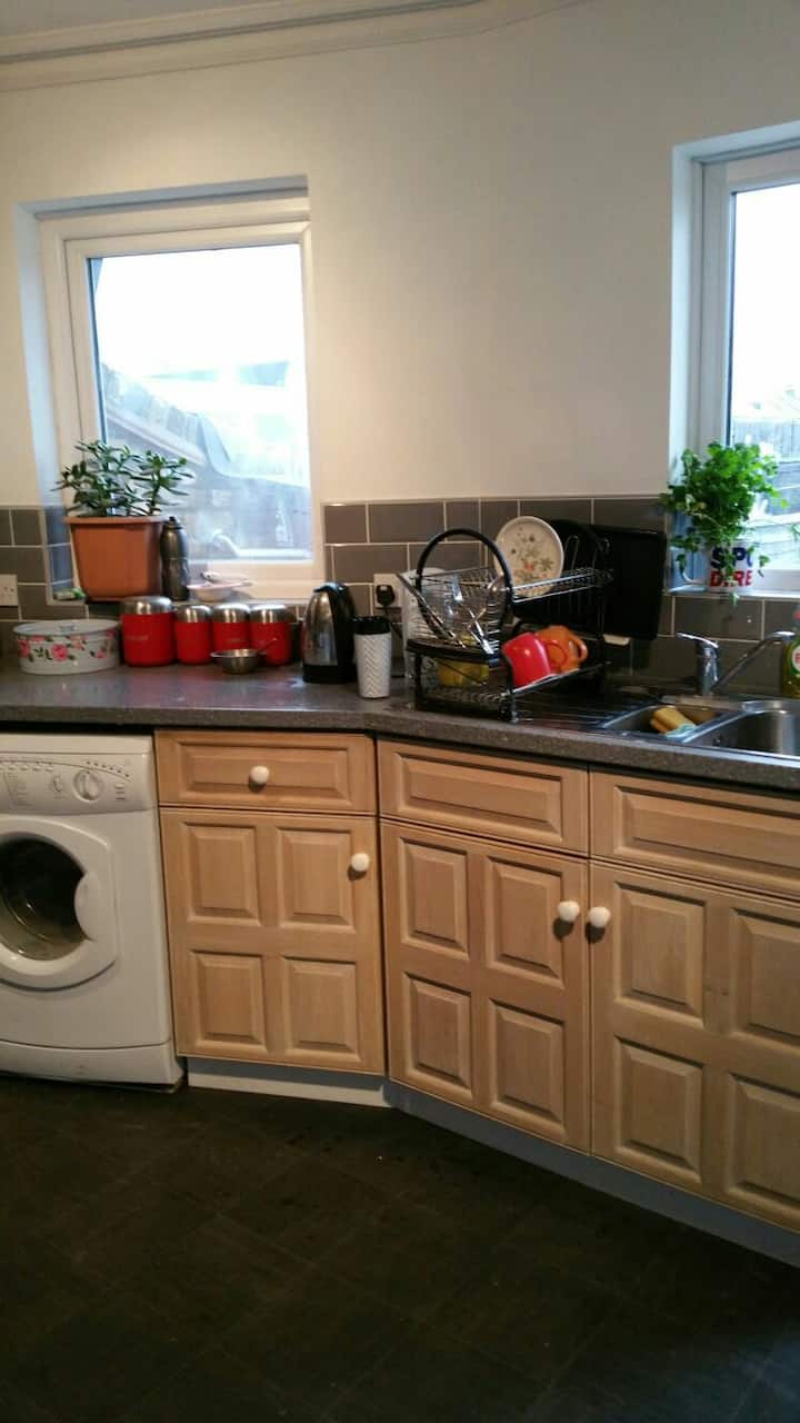 Angela’s Private2nd Rm Near Southend East Station - Southend-on-Sea