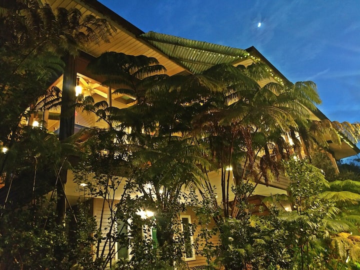 Volcano Inn - Corner Window 1 - Volcano, HI