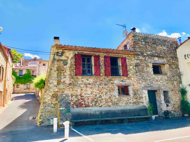 Beautiful Stone House With Charming Courtyard - Pyrénées-Orientales