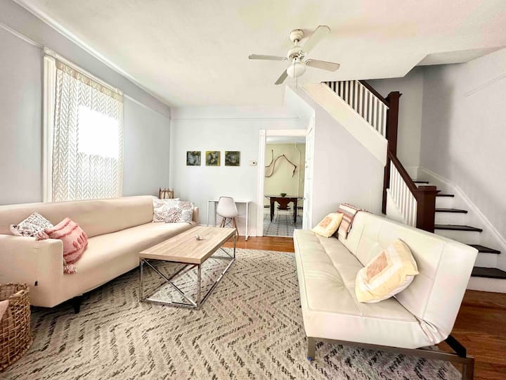 Two Bedroom, Monthly Rental On B92nd St! - Long Island, NY